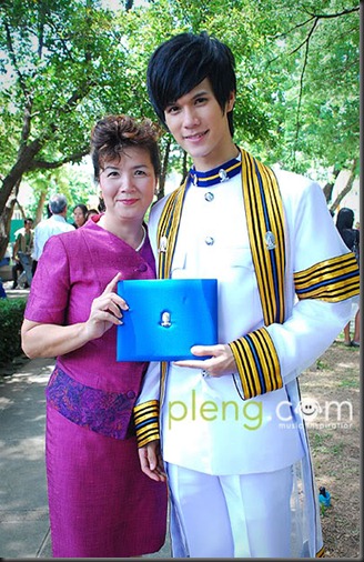 My Thai Addiction: [PICTURES] Yoshi’s graduation pics